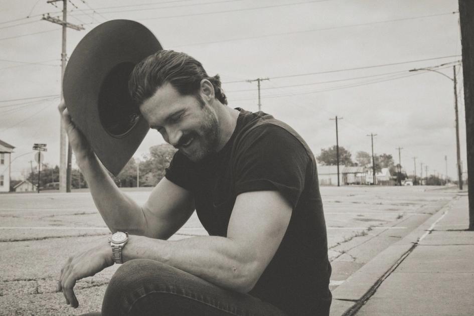 Riley Green to Drop Steamy Music Video for 'Worst Way' Later This Week ...