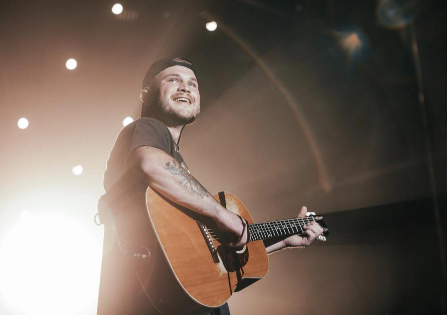 “I'm So Proud to Be Alive When You Are”: Zach Bryan Gushes Over Bon ...