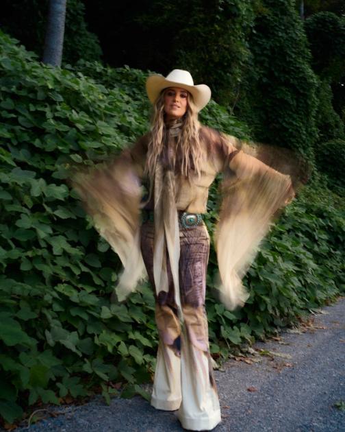 Lainey Wilson's New Single, ‘Somewhere Over Laredo’, Hits No. 1 on UK ...