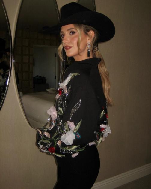 Lainey Wilson Teases New Music via Mysterious Billboards - Here's ...