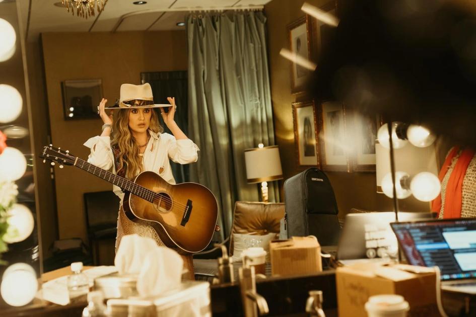 Lainey Wilson Concert Tour Setlist | Holler