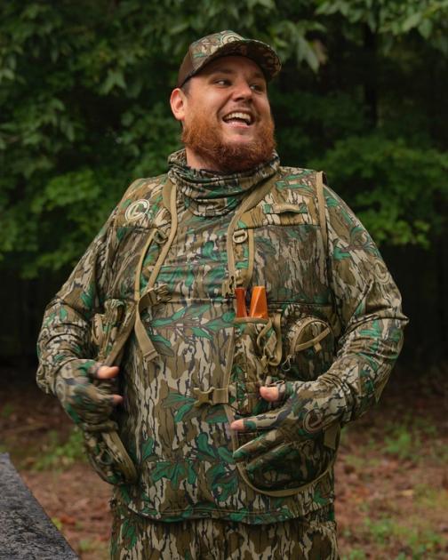“I Suck”: See Luke Combs’ Hilarious High School Football Self ...