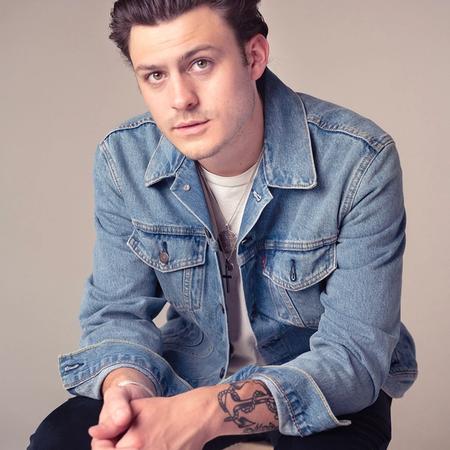 Country Music Features | Holler