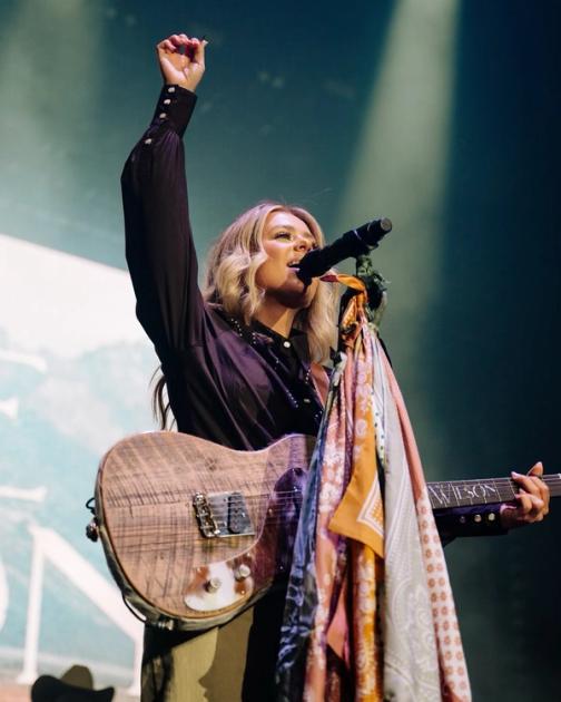 “Going to Be So Incredible”: Anne Wilson Shares Stunning ‘Neon Moon ...