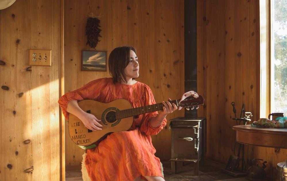 Margo Cilker - ‘With the Middle’ Exclusive Premiere | Holler
