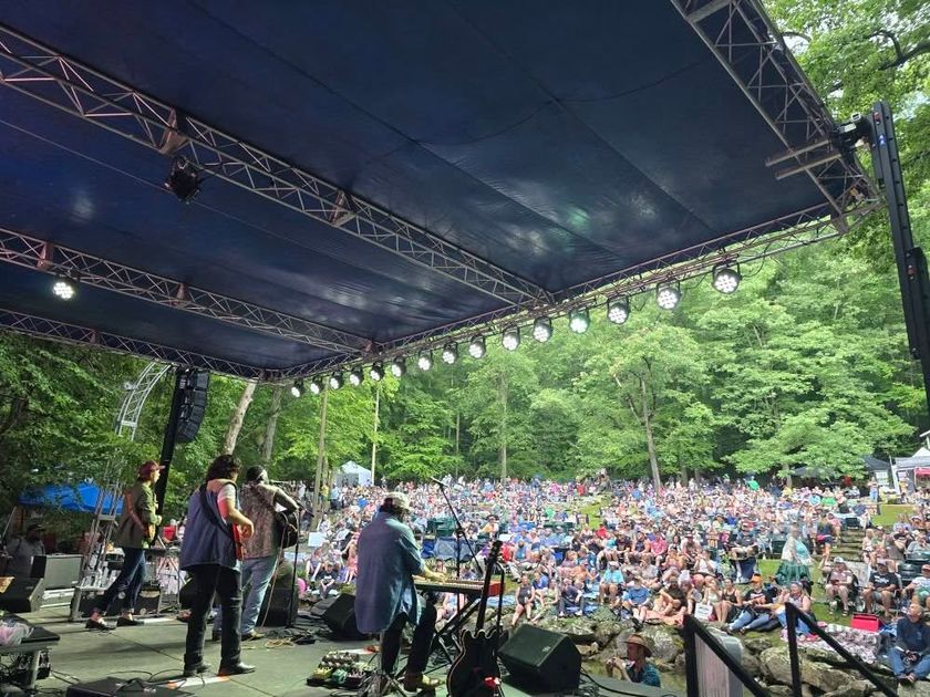 Laurel Cove Music Festival: Lineup, Set Times, Dates & Tickets | Holler