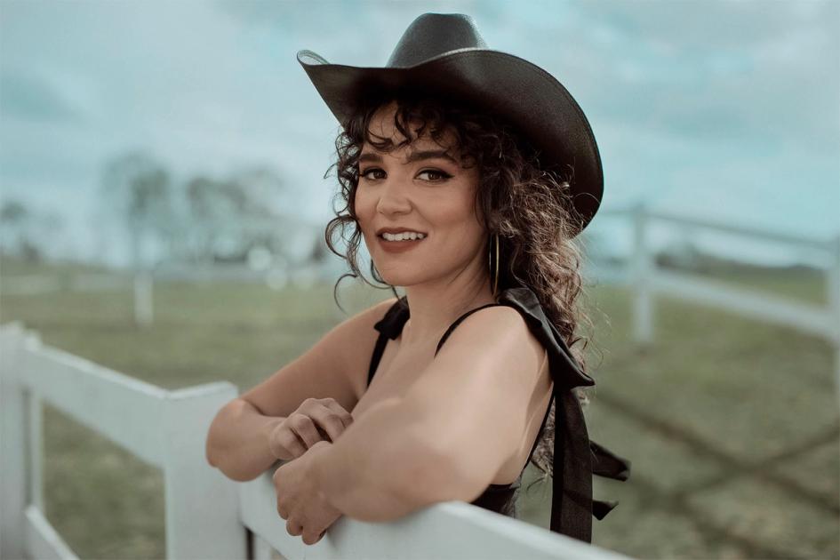 Emily Nenni - 'In The Mornin'' Video Premiere and Interview | Holler