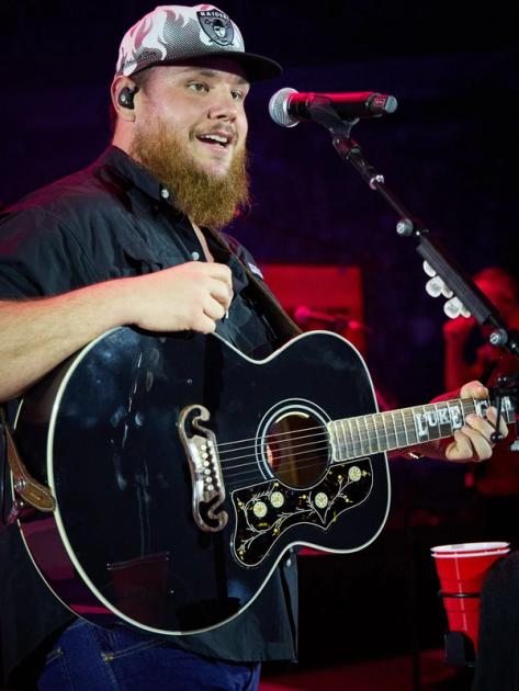 Luke Combs’ 2026 Lambeau Field Shows in Green Bay, Wisconsin ...