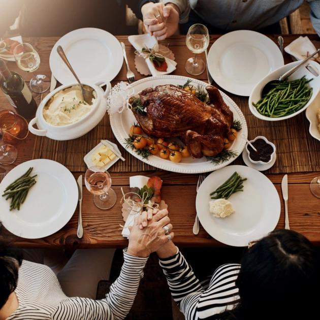 The Best Country Thanksgiving Songs - Playlist | Holler