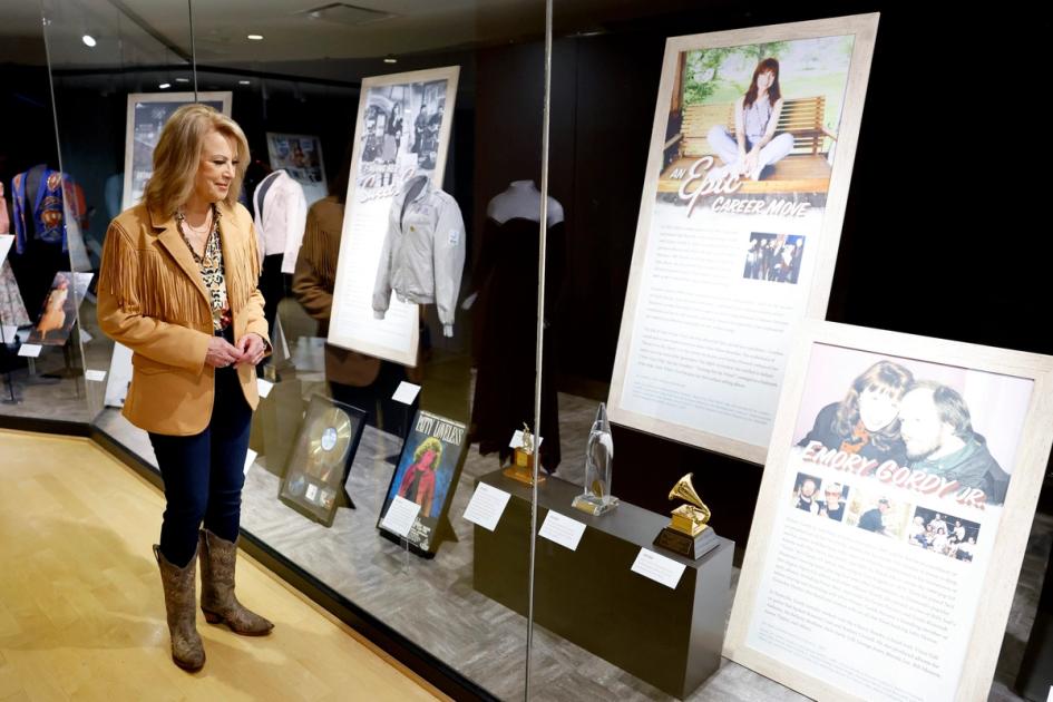 Country Music Hall of Fame & Museum Opens New Patty Loveless Exhibition