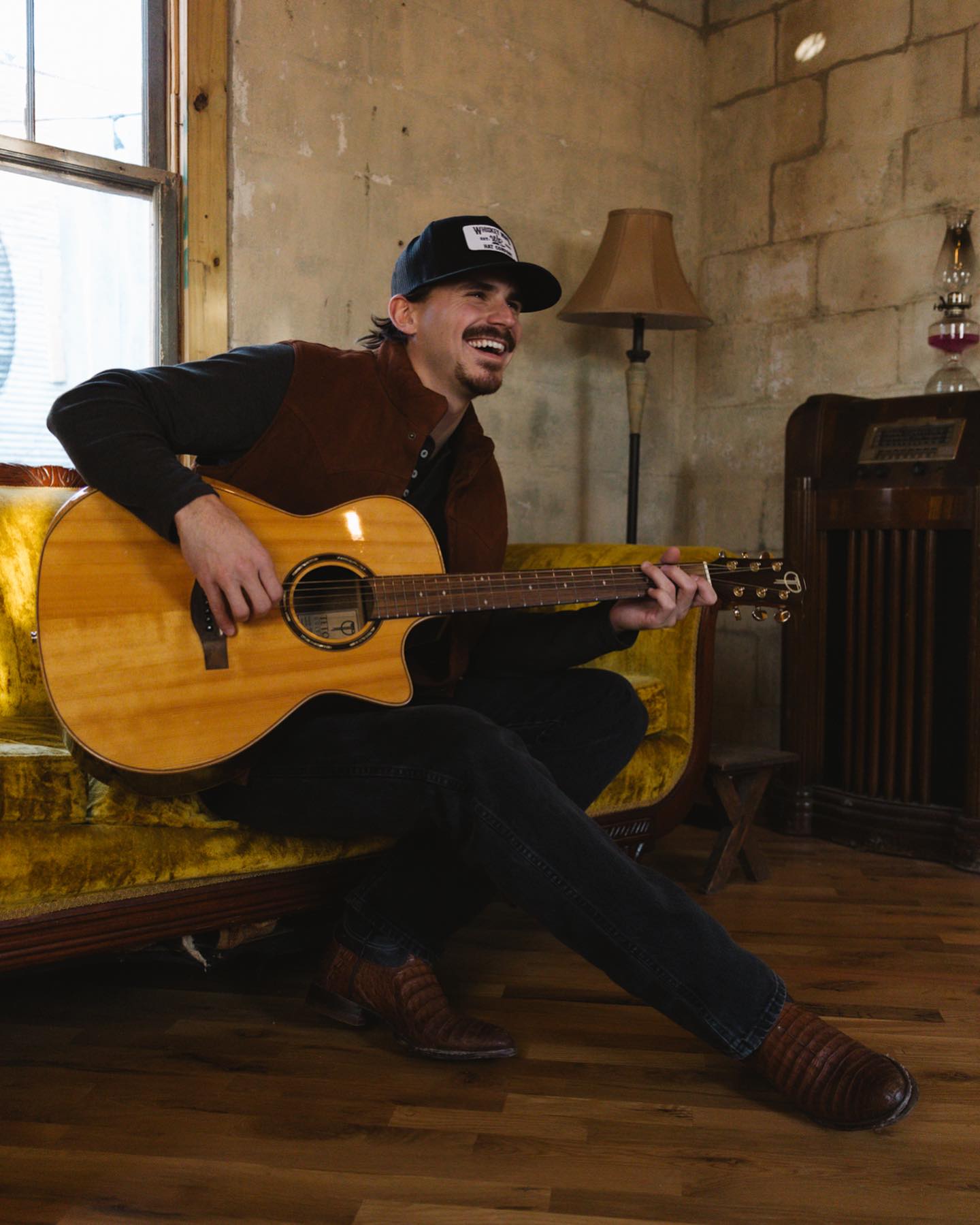 Exclusive: Tucker Wetmore Discusses Viral New Song, ‘Wind Up Missin ...