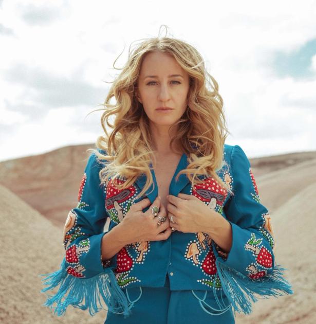 Margo Price Enters a New Act - Interview | Holler