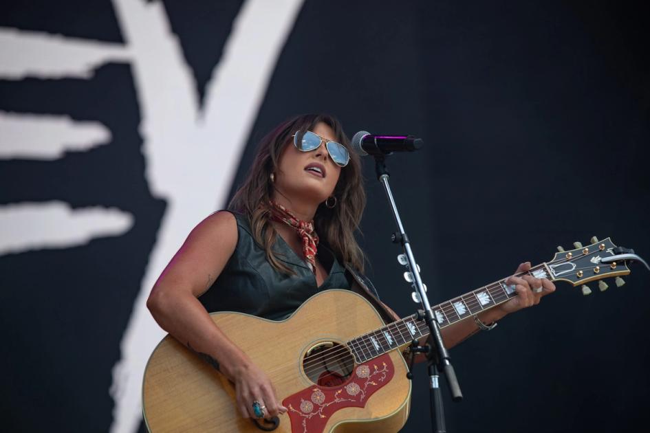 Ella Langley and Riley Green Tease Romantic New Song, ‘You Look Like ...