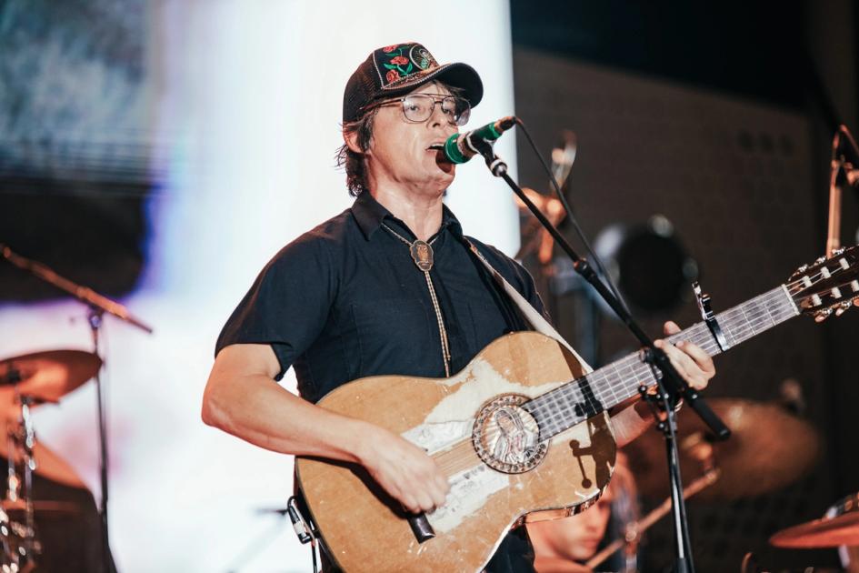 Stephen Wilson Jr. - 'Patches' | Holler Dreamy Draw Session