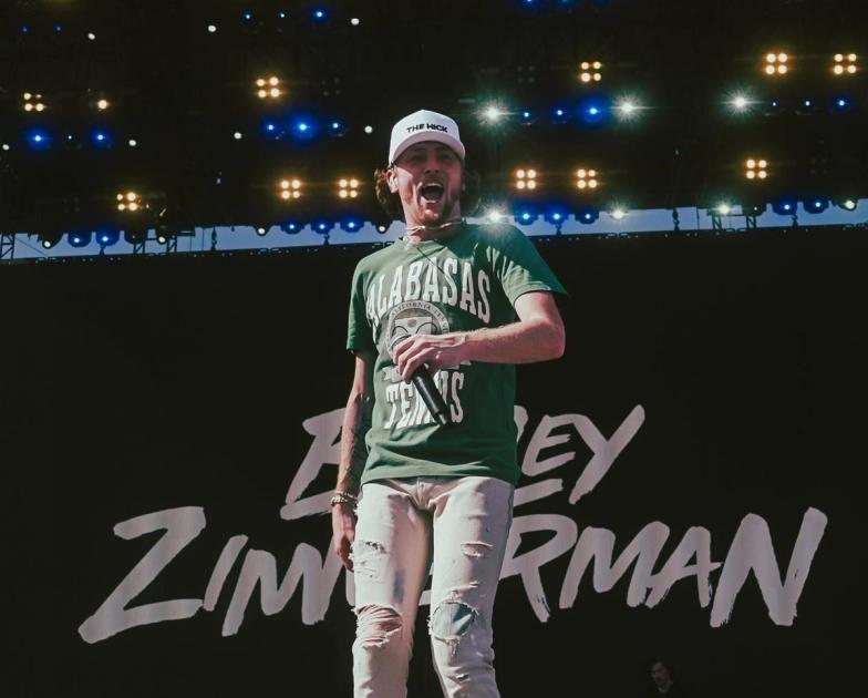 Bailey Zimmerman Brings Young Fan, Lucas, On Stage To Help Sing ...