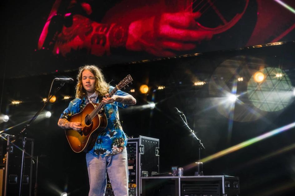 Billy Strings Sets Course for Spring Tour 2025 | Holler