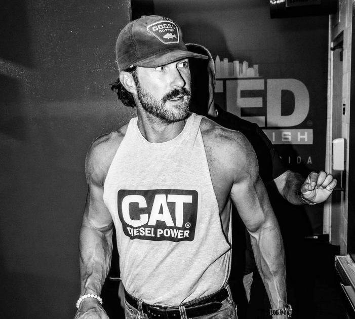 “I Stepped On a Nail”: Riley Green Suffers Painful Hunting Injury ...