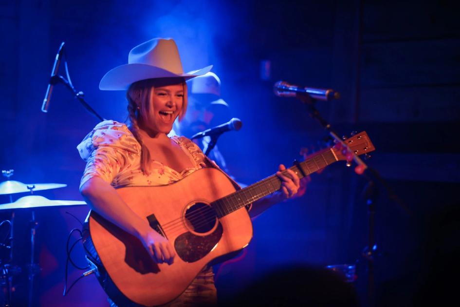 Hailey Whitters Kicks Off 2023 Raised Tour In Style | Holler