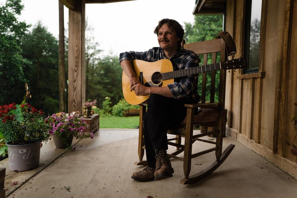 Zach Russell 'Milk & Honey' Premiere | Holler