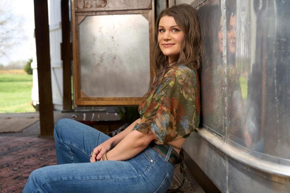Mae Estes Discusses C2C Festival 2026, Making Her Ryman Debut with Ella ...