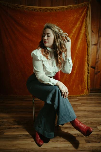 Hannah Juanita - Interview | Holler