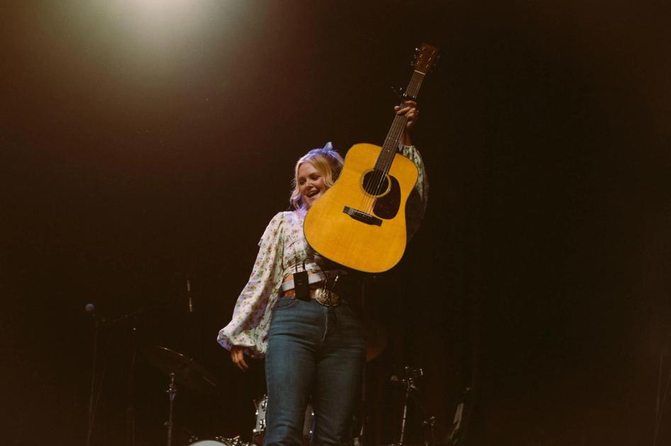 Hailey Whitters Revamps ‘Everything She Ain't’ for New Apple Music ...