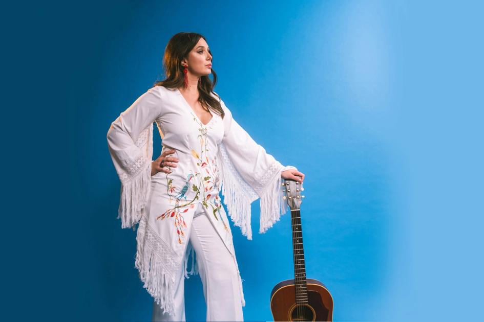 Kristina Murray Premieres 'Watchin' the World Pass My By' Video and ...