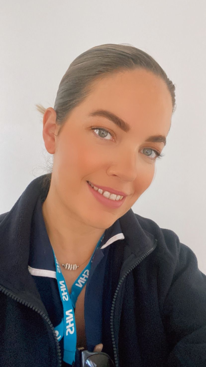 Edel Thomson - The Aesthetic Artist | Glowday