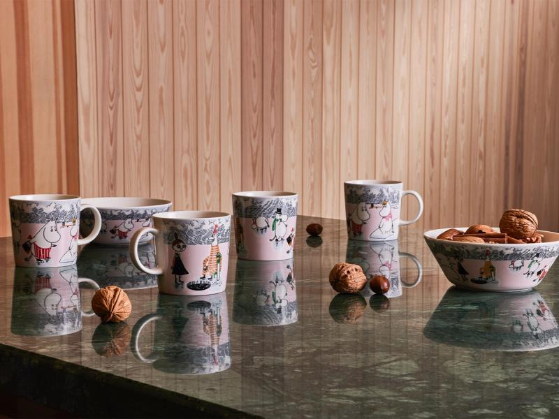 The winter 2022 Moomin mug features the athletic Mr. Brisk trying to ...