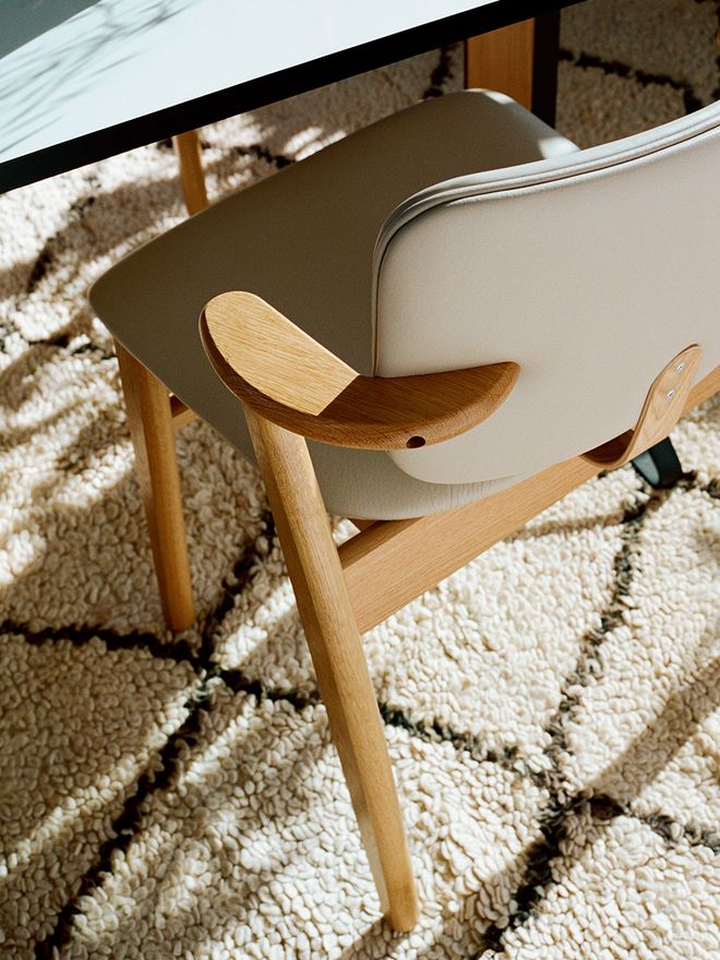 The Domus chair – from a multipurpose dorm chair to a design favorite ...