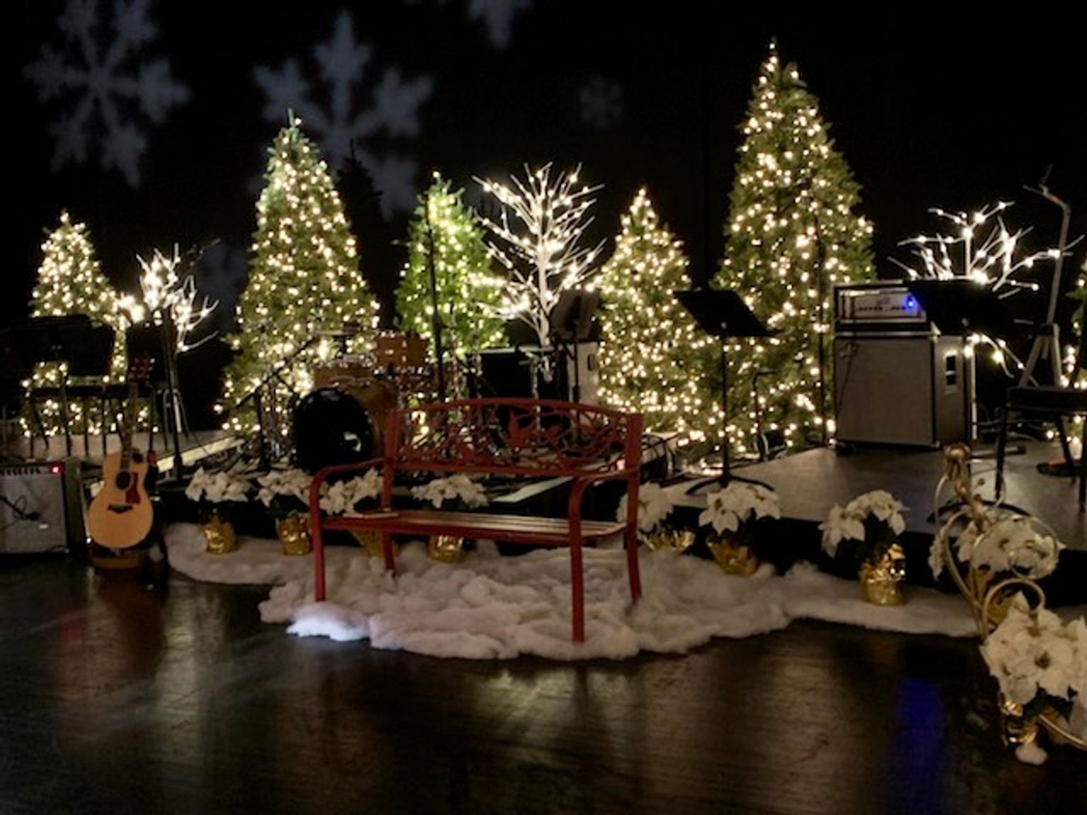 Christmas decor rentals for entertainment productions