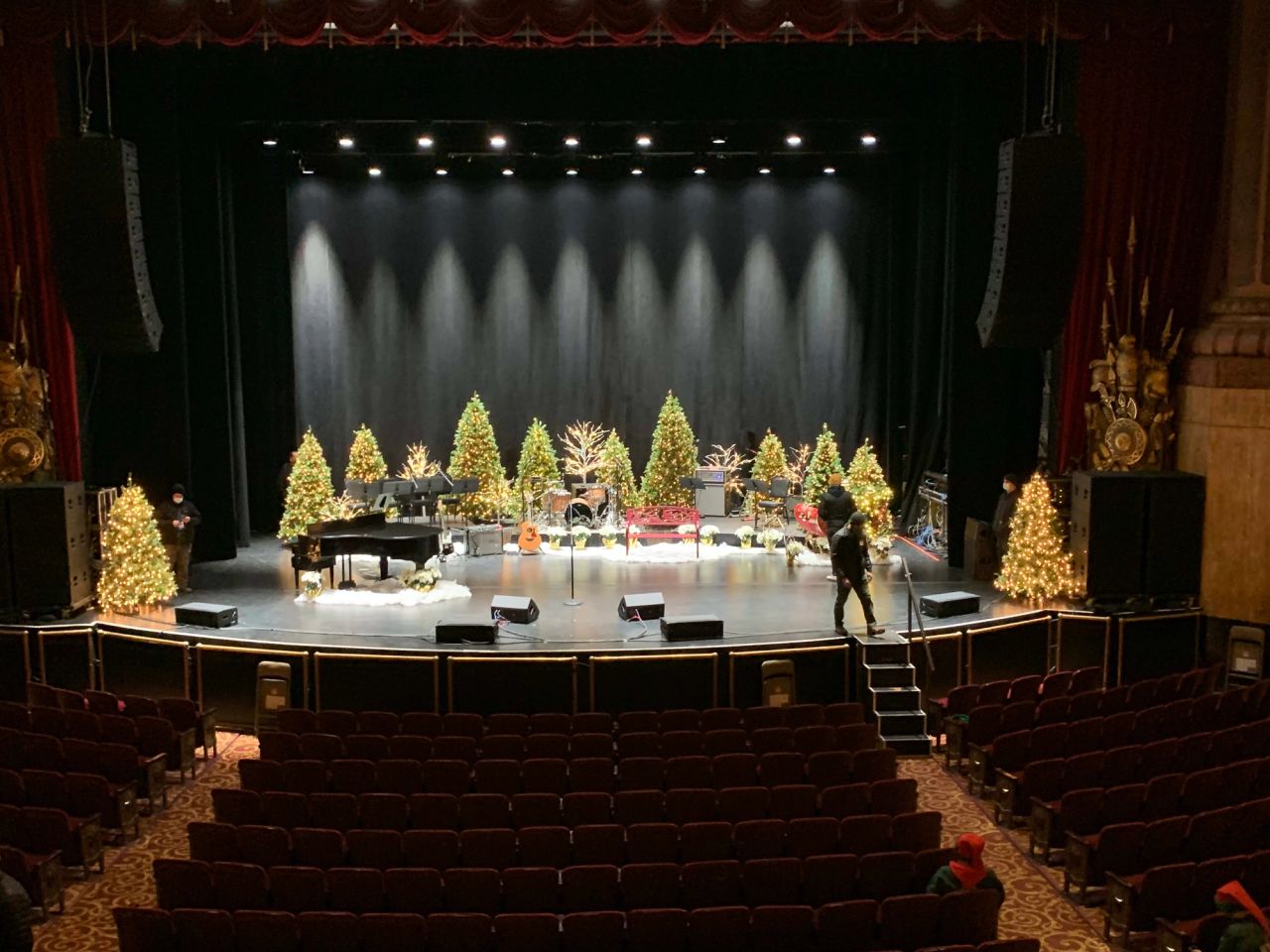 Christmas decor rentals for entertainment productions