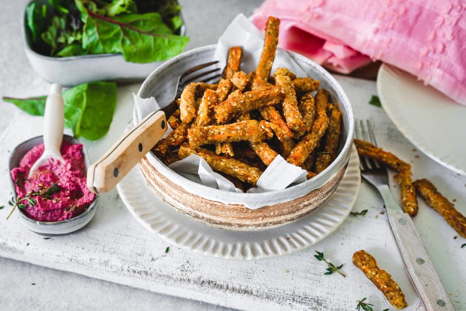 Gesunder Snack: Karotten-Sesam-Fritten und Rote Bete Dip Rezept ...