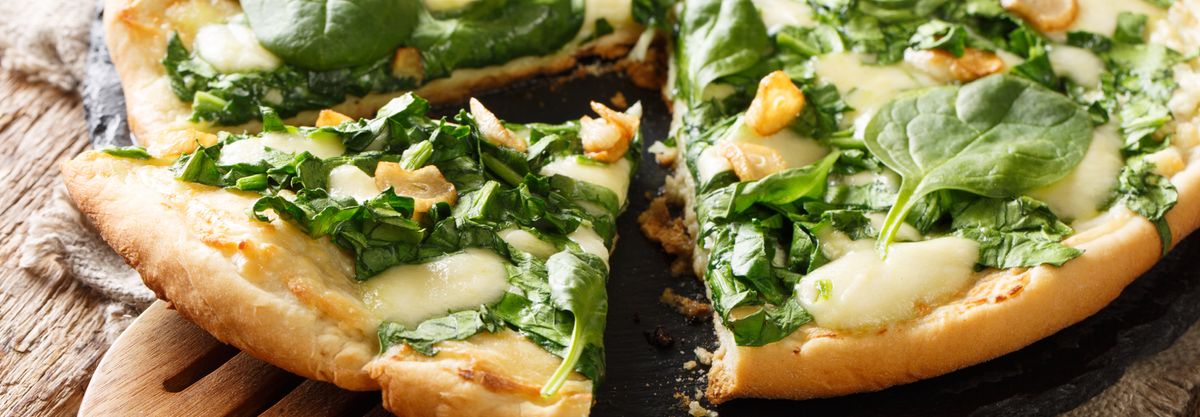 Hack-Spinat-Pizza Mit Mozzarella Rezept – BZHV