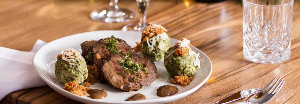 Kalbsbraten mit Spinatknödeln und Bier-Jus | biomarkt.de