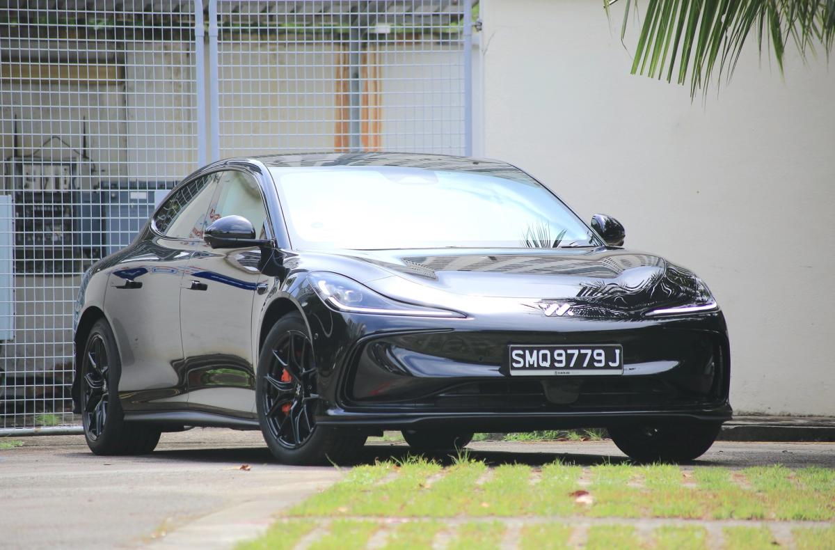 IM 5 Luxury (75 kWh) Review: Bringing Sexy Back To Cat A | OneShift by ...