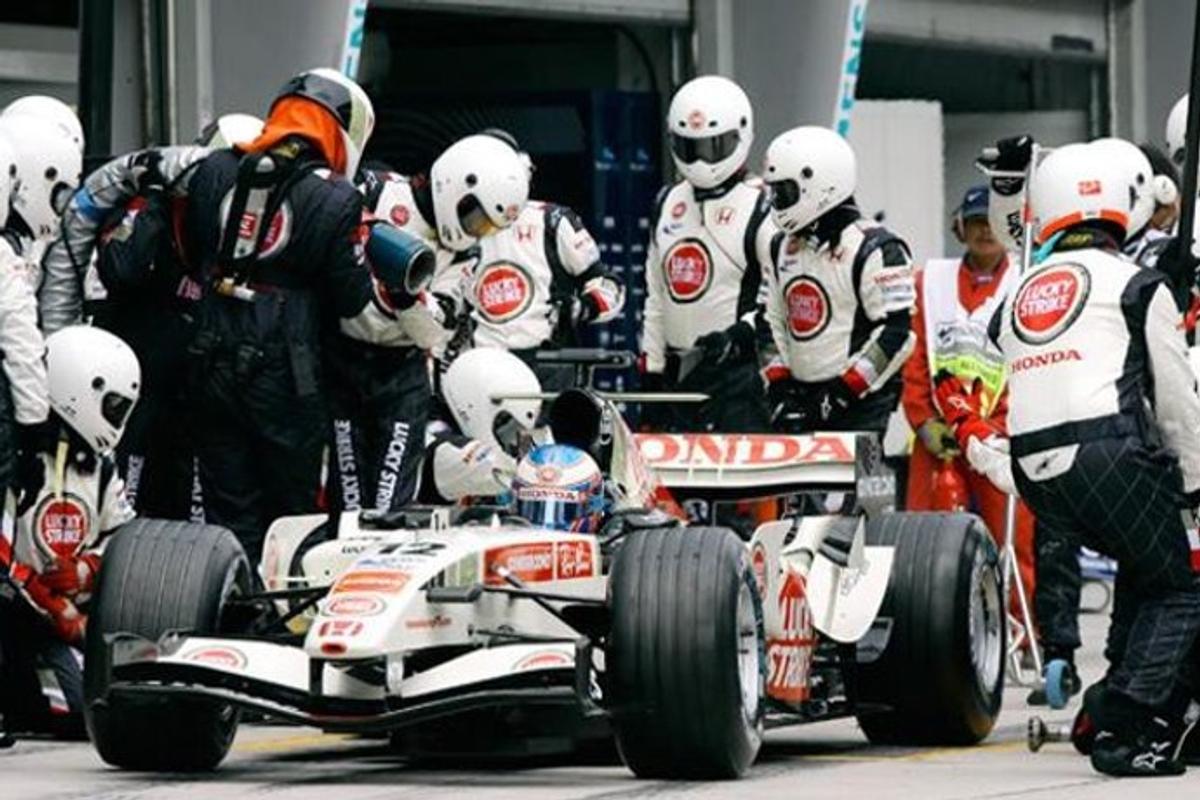 F1: Button's 2006 F1 car for sale | OneShift by Carousell