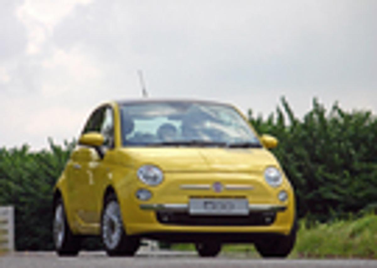 Fiat 500 1.2 Lounge Glass Roof review: A mini alternative | OneShift by ...