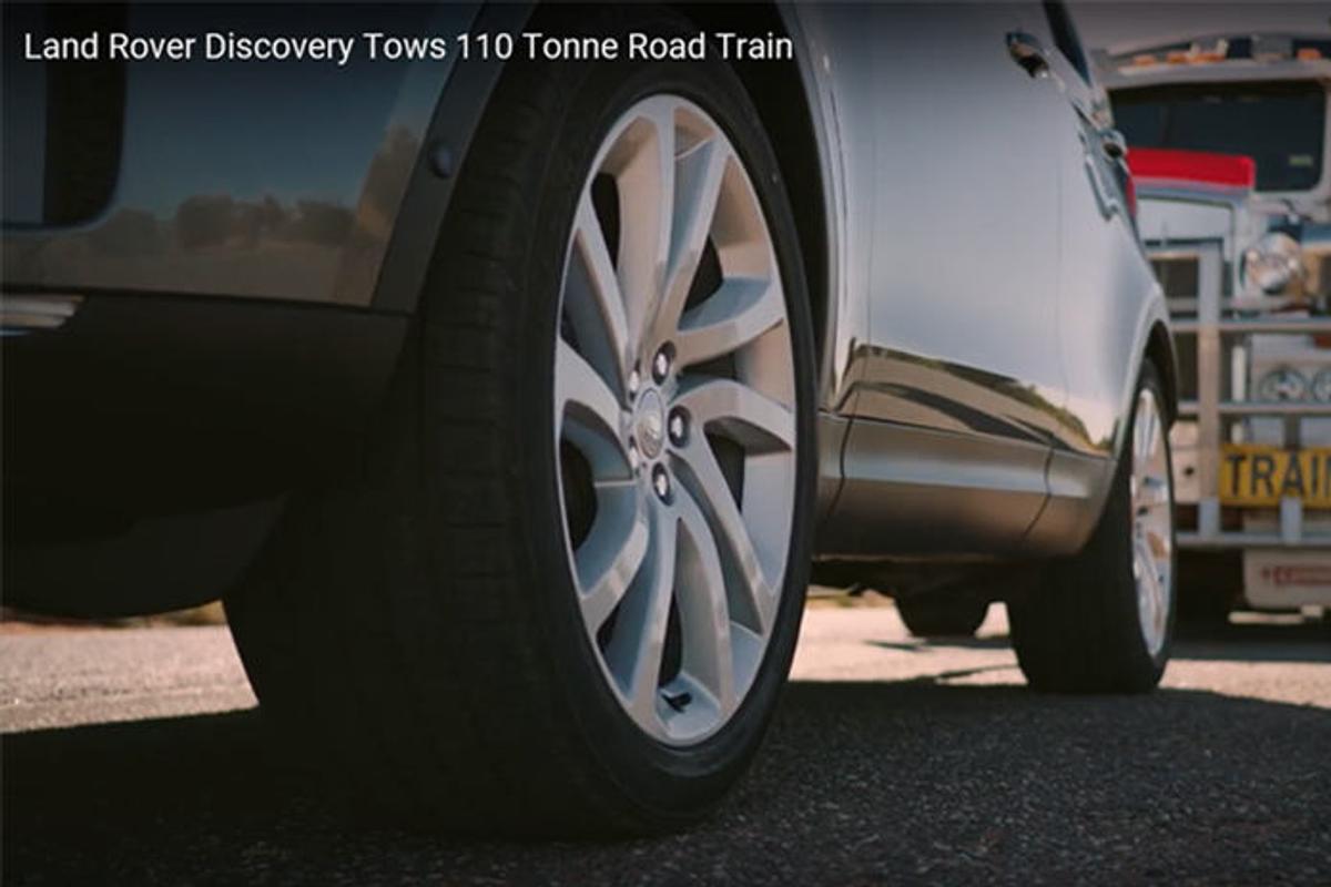 Land Rover Discovery Tows 110-Tonne Road Train Across Australian ...