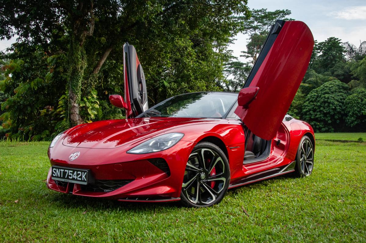 MG Cyberster EV Review: Electrifying Fun with Top-Down Drama | OneShift ...