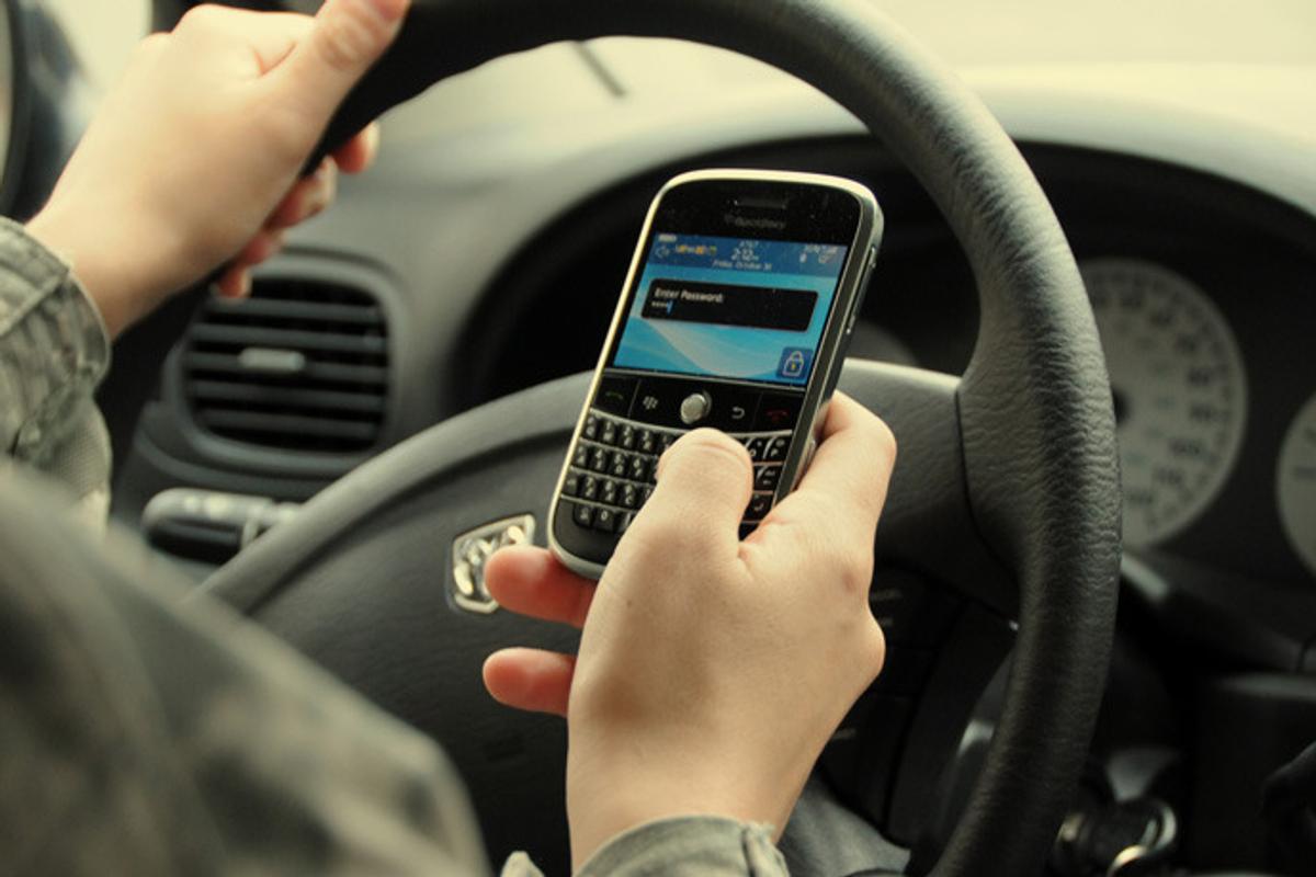New rules for using mobile devices while driving | OneShift by Carousell