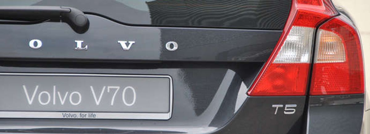 Volvo V70 T5 Review: Square room | OneShift by Carousell