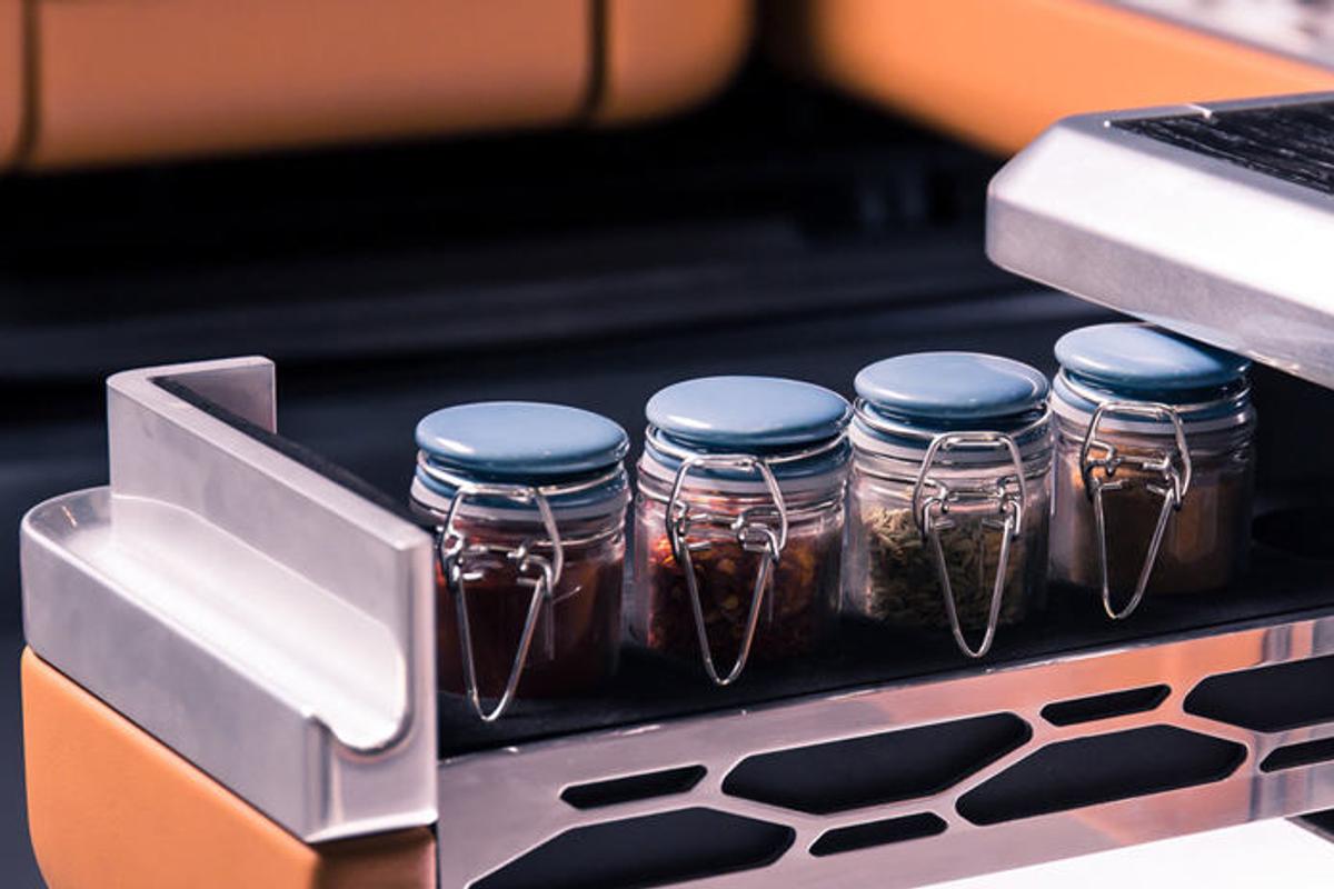 What's For Dinner? Land Rover's Discovery Is The Perfect Recipe For ...