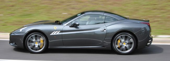 Ferrari California 30 4.3 Review: Life begins at 30