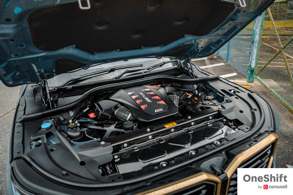 Editor's Note 4: The Tale Of The Two V8 SUVs