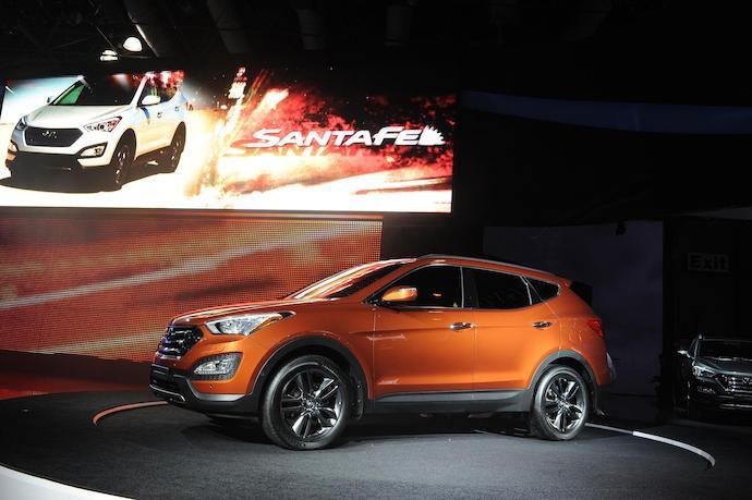 The 2013 HYUNDAI SANTA FE wins best new crossover award