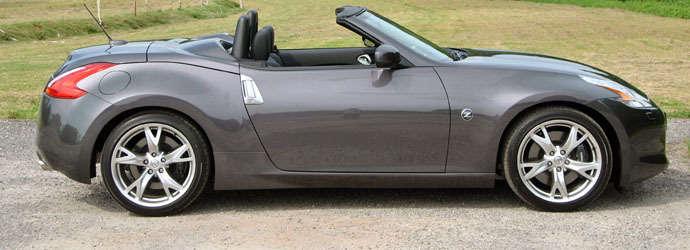 Nissan 370Z Roadster Review: Road-star