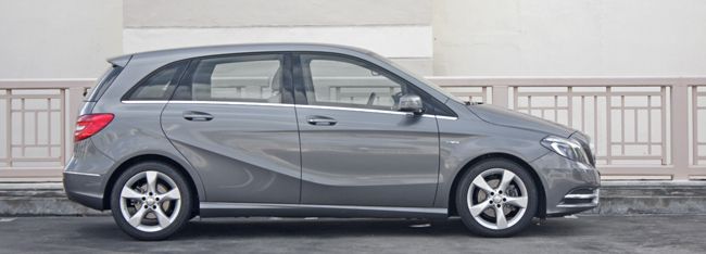 Mercedes-Benz B-Class 200 BlueEfficiency Chrome Package Review: Two ...