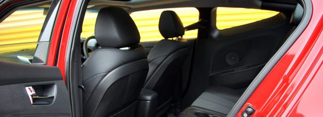 Hyundai Veloster 1.6 MPI Review: Opening new doors