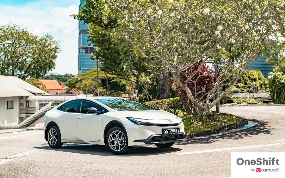 Toyota Prius Hybrid 1.8 Review: The Efficiency Champion for Enthusiasts